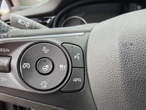 Black Opel Insignia 2018 in Vilnius, with an engine capacity of 1.49 L and mileage of 184 thousand km for 11000 €, photo 15 on AUTOMOTO.COM.LV