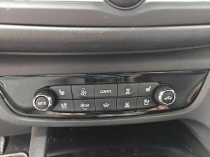 Black Opel Insignia 2018 in Vilnius, with an engine capacity of 1.49 L and mileage of 184 thousand km for 11000 €, photo 18 on AUTOMOTO.COM.LV