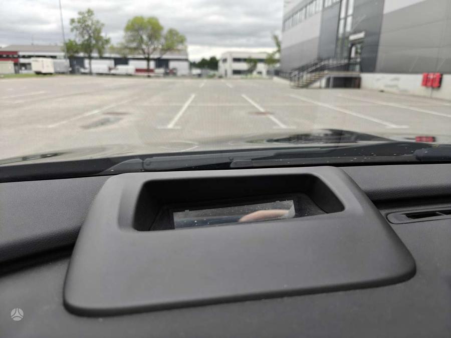 Black Opel Insignia 2018 in Vilnius, with an engine capacity of 1.49 L and mileage of 184 thousand km for 11000 €, photo 20 on AUTOMOTO.COM.LV