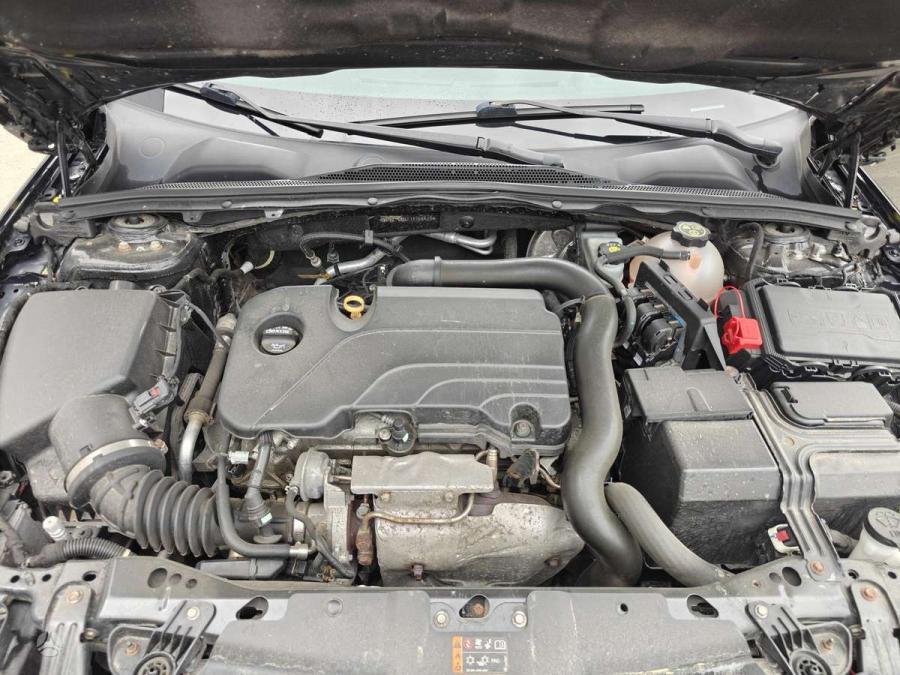 Black Opel Insignia 2018 in Vilnius, with an engine capacity of 1.49 L and mileage of 184 thousand km for 11000 €, photo 30 on AUTOMOTO.COM.LV