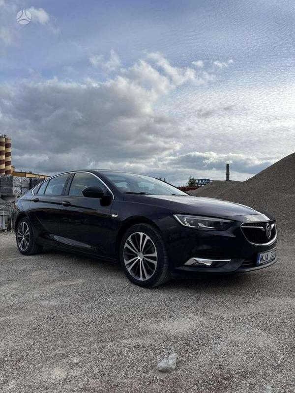 Black Opel Insignia 2018 in Vilnius, with an engine capacity of 2.00 L and mileage of 53 thousand km for 11200 €, photo 1 on AUTOMOTO.COM.LV