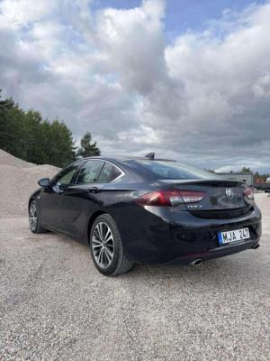 Black Opel Insignia 2018 in Vilnius, with an engine capacity of 2.00 L and mileage of 53 thousand km for 11200 €, photo 5 on AUTOMOTO.COM.LV