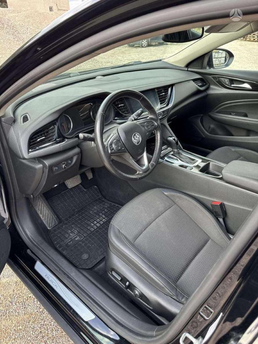 Black Opel Insignia 2018 in Vilnius, with an engine capacity of 2.00 L and mileage of 53 thousand km for 11200 €, photo 7 on AUTOMOTO.COM.LV