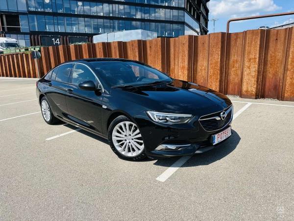 Black Opel Insignia 2018 in Kaunas, with an engine capacity of 1.60 L and mileage of 219 thousand km for 10499 €, photo 2 on AUTOMOTO.COM.LV