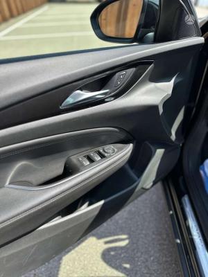 Melns Opel Insignia 2018 Kauņa, ar dzinēja tilpumu 1.60 L un nobraukumu 219 tūkst. km par 10499 €, foto 12 vietnē AUTOMOTO.COM.LV
