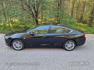 Black Opel Insignia 2018 in Tallinn, with an engine capacity of 1.60 L and mileage of 141 thousand km for 12400 €, photo 4 on AUTOMOTO.COM.LV
