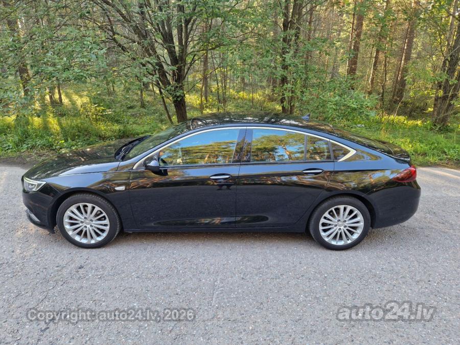 Black Opel Insignia 2018 in Tallinn, with an engine capacity of 1.60 L and mileage of 141 thousand km for 12400 €, photo 4 on AUTOMOTO.COM.LV