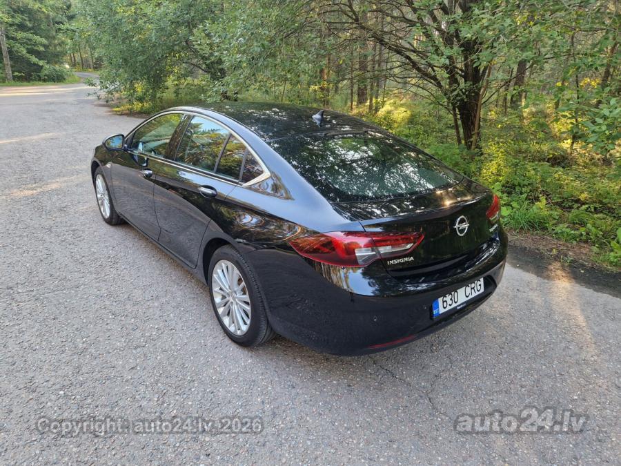 Black Opel Insignia 2018 in Tallinn, with an engine capacity of 1.60 L and mileage of 141 thousand km for 12400 €, photo 5 on AUTOMOTO.COM.LV