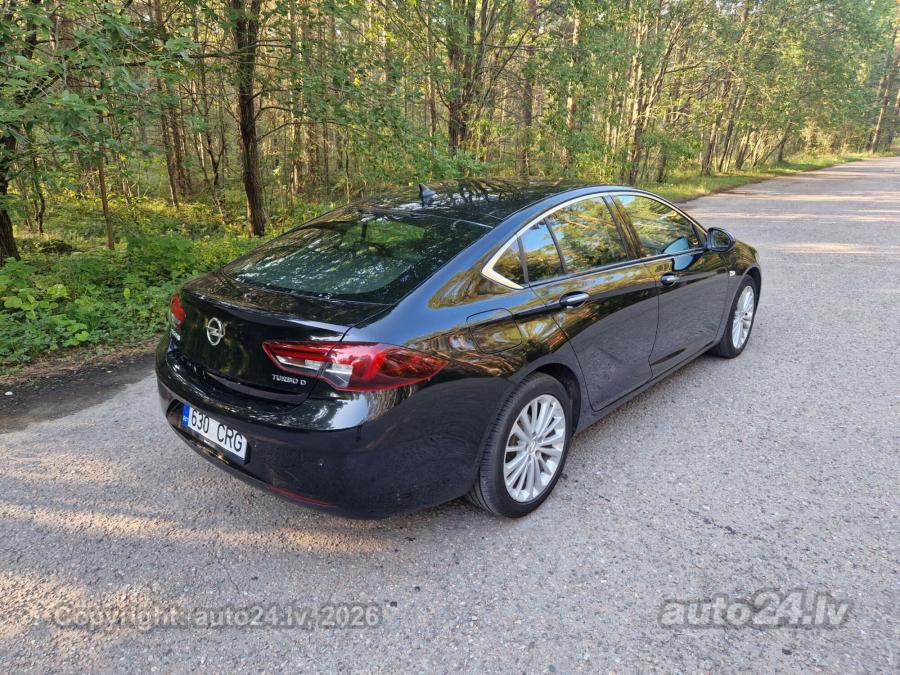 Black Opel Insignia 2018 in Tallinn, with an engine capacity of 1.60 L and mileage of 141 thousand km for 12400 €, photo 7 on AUTOMOTO.COM.LV