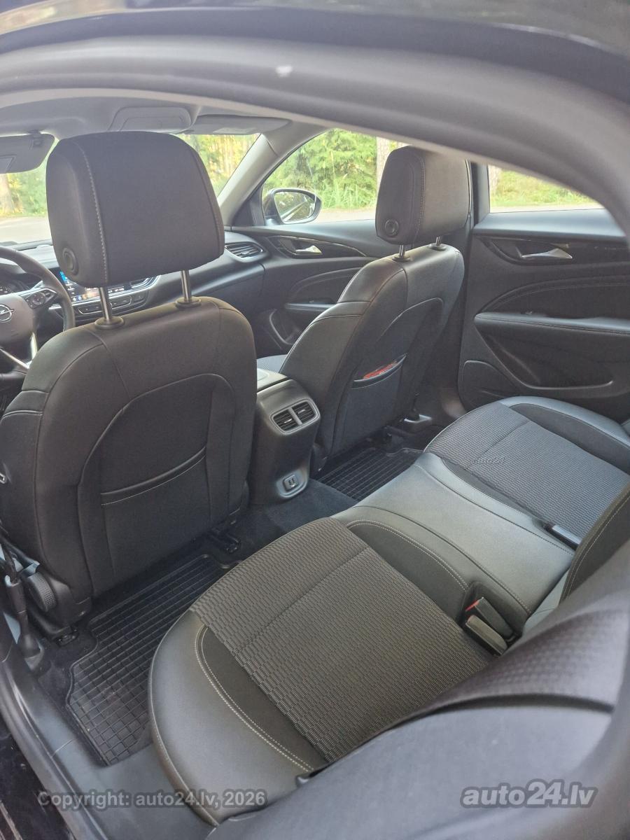 Black Opel Insignia 2018 in Tallinn, with an engine capacity of 1.60 L and mileage of 141 thousand km for 12400 €, photo 10 on AUTOMOTO.COM.LV