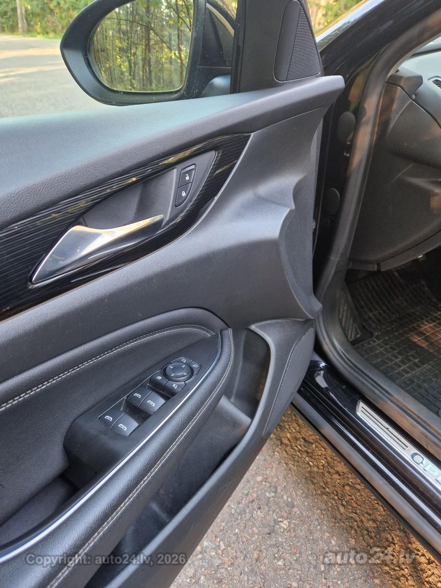 Black Opel Insignia 2018 in Tallinn, with an engine capacity of 1.60 L and mileage of 141 thousand km for 12400 €, photo 12 on AUTOMOTO.COM.LV