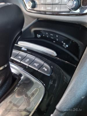 Black Opel Insignia 2018 in Tallinn, with an engine capacity of 1.60 L and mileage of 141 thousand km for 12400 €, photo 13 on AUTOMOTO.COM.LV