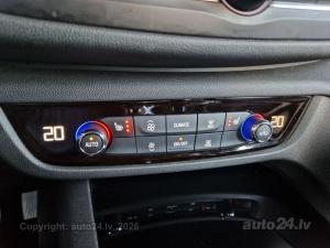 Black Opel Insignia 2018 in Tallinn, with an engine capacity of 1.60 L and mileage of 141 thousand km for 12400 €, photo 16 on AUTOMOTO.COM.LV