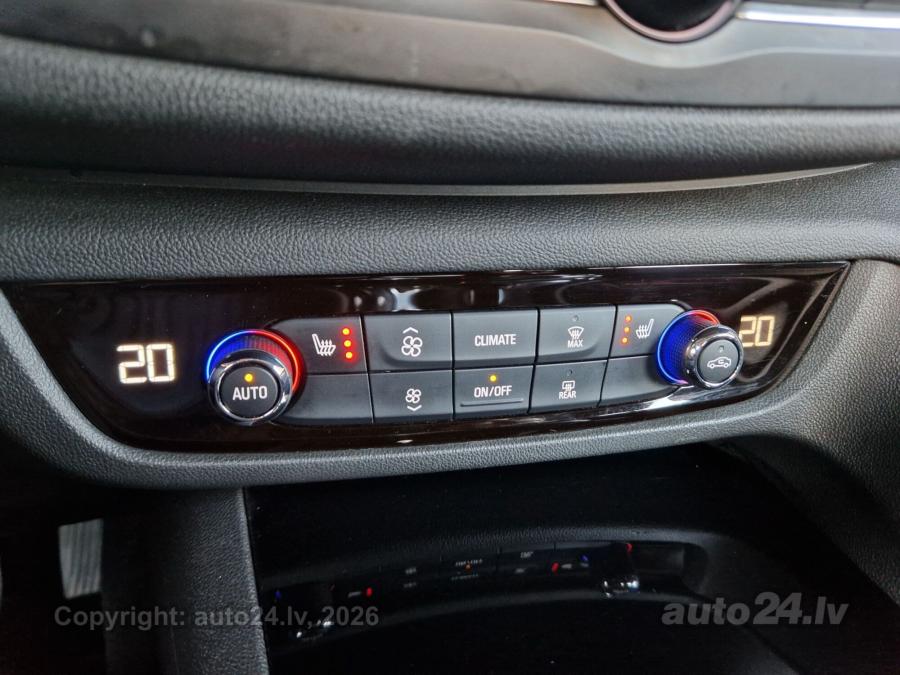 Black Opel Insignia 2018 in Tallinn, with an engine capacity of 1.60 L and mileage of 141 thousand km for 12400 €, photo 16 on AUTOMOTO.COM.LV