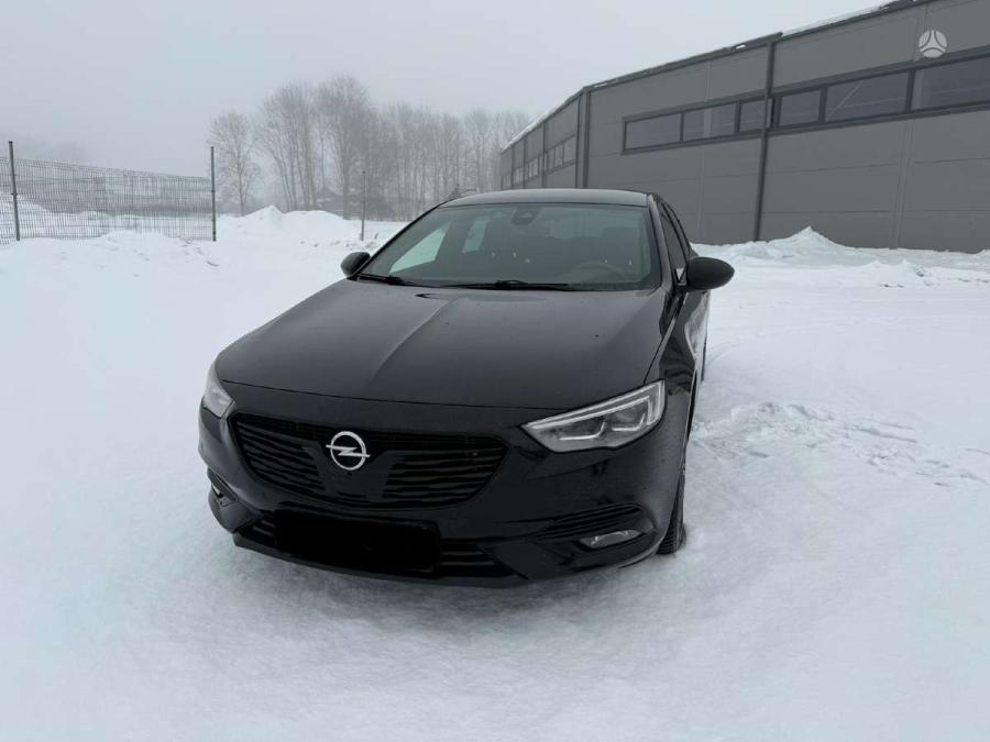 Black Opel Insignia 2019 in Palanga, with an engine capacity of 1.96 L and mileage of 200 thousand km for 14950 €, photo 2 on AUTOMOTO.COM.LV
