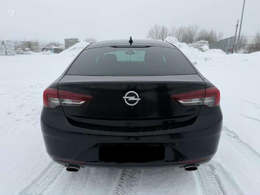 Black Opel Insignia 2019 in Palanga, with an engine capacity of 1.96 L and mileage of 200 thousand km for 14950 €, photo 5 on AUTOMOTO.COM.LV