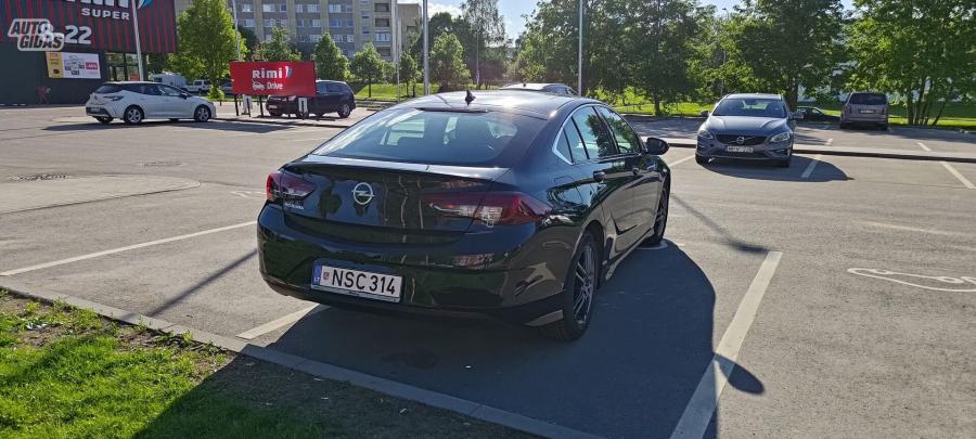 Black Opel Insignia 2019 in Vilnius, with an engine capacity of 2.00 L and mileage of 51 thousand km for 10800 €, photo 3 on AUTOMOTO.COM.LV