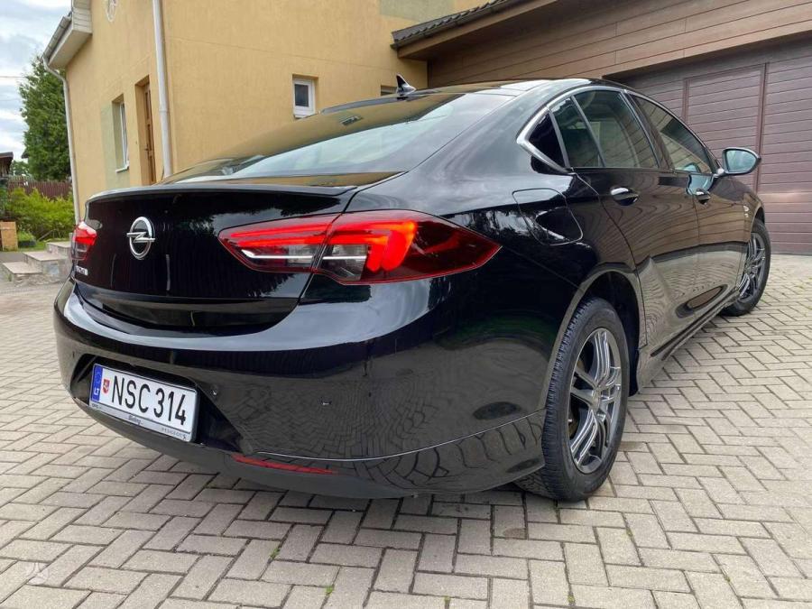 Black Opel Insignia 2019 in Vilnius, with an engine capacity of 1.96 L and mileage of 56 thousand km for 10500 €, photo 9 on AUTOMOTO.COM.LV