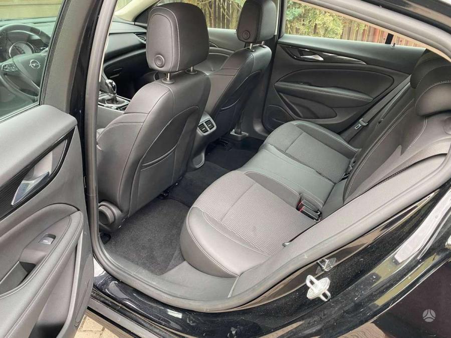 Black Opel Insignia 2019 in Vilnius, with an engine capacity of 1.96 L and mileage of 56 thousand km for 10500 €, photo 19 on AUTOMOTO.COM.LV