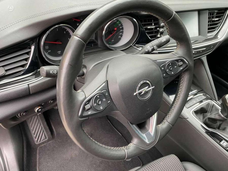 Black Opel Insignia 2019 in Vilnius, with an engine capacity of 1.96 L and mileage of 56 thousand km for 10500 €, photo 27 on AUTOMOTO.COM.LV