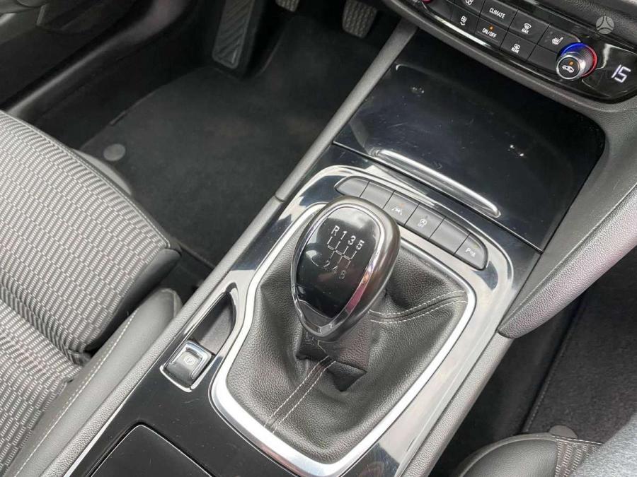 Black Opel Insignia 2019 in Vilnius, with an engine capacity of 1.96 L and mileage of 56 thousand km for 10500 €, photo 28 on AUTOMOTO.COM.LV
