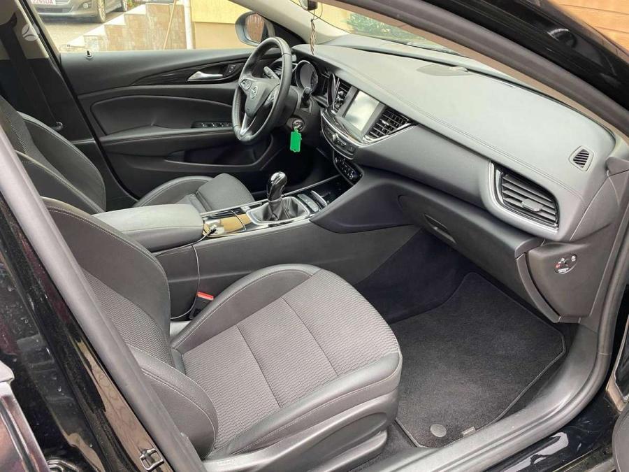Black Opel Insignia 2019 in Vilnius, with an engine capacity of 1.96 L and mileage of 56 thousand km for 10500 €, photo 30 on AUTOMOTO.COM.LV