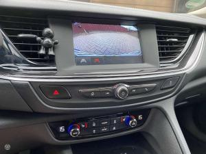 Black Opel Insignia 2019 in Vilnius, with an engine capacity of 1.96 L and mileage of 56 thousand km for 10500 €, photo 33 on AUTOMOTO.COM.LV
