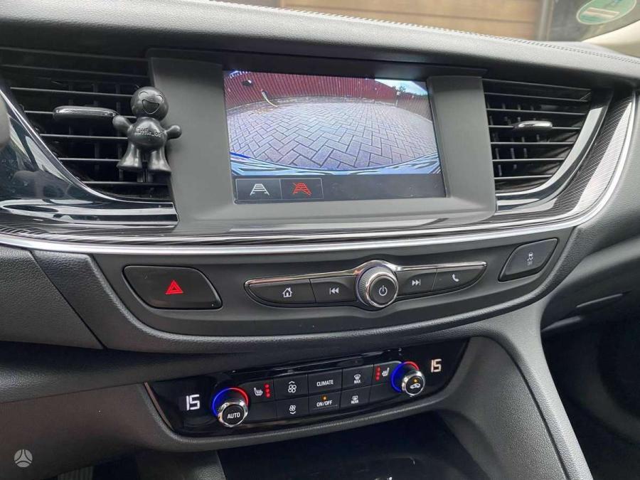 Black Opel Insignia 2019 in Vilnius, with an engine capacity of 1.96 L and mileage of 56 thousand km for 10500 €, photo 33 on AUTOMOTO.COM.LV