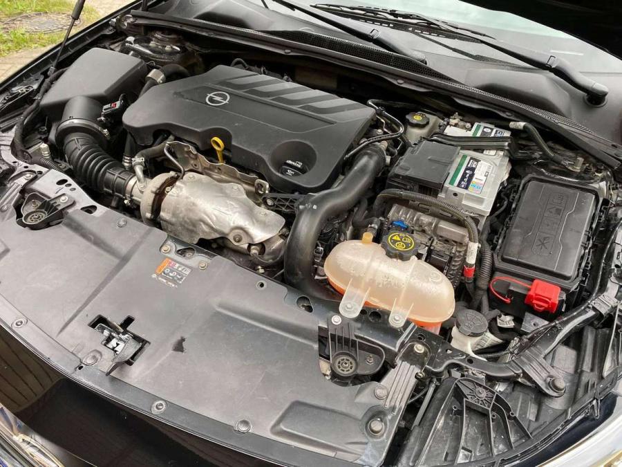 Black Opel Insignia 2019 in Vilnius, with an engine capacity of 1.96 L and mileage of 56 thousand km for 10500 €, photo 34 on AUTOMOTO.COM.LV