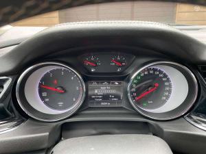 Black Opel Insignia 2019 in Vilnius, with an engine capacity of 1.96 L and mileage of 56 thousand km for 10500 €, photo 35 on AUTOMOTO.COM.LV