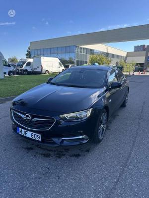 Black Opel Insignia 2019 in Vilnius, with an engine capacity of 1.50 L and mileage of 207 thousand km for 9450 €, photo 4 on AUTOMOTO.COM.LV