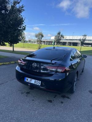 Black Opel Insignia 2019 in Vilnius, with an engine capacity of 1.50 L and mileage of 207 thousand km for 9450 €, photo 6 on AUTOMOTO.COM.LV