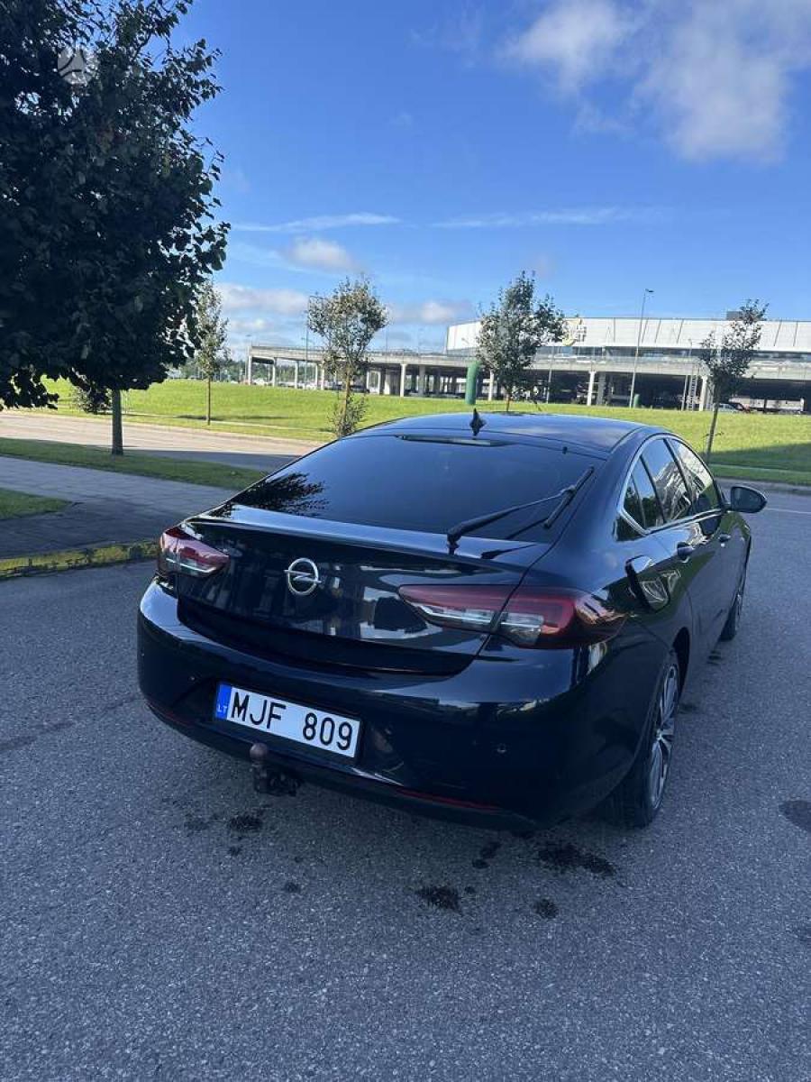 Black Opel Insignia 2019 in Vilnius, with an engine capacity of 1.50 L and mileage of 207 thousand km for 9450 €, photo 6 on AUTOMOTO.COM.LV