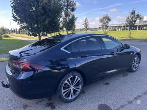 Black Opel Insignia 2019 in Vilnius, with an engine capacity of 1.50 L and mileage of 207 thousand km for 9450 €, photo 7 on AUTOMOTO.COM.LV
