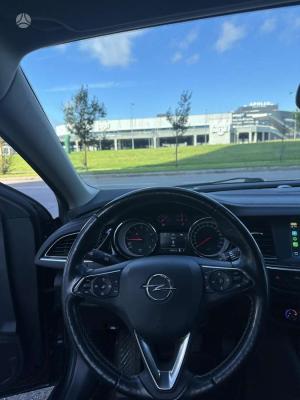 Black Opel Insignia 2019 in Vilnius, with an engine capacity of 1.50 L and mileage of 207 thousand km for 9450 €, photo 12 on AUTOMOTO.COM.LV