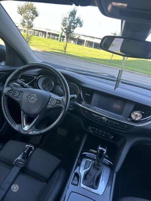 Black Opel Insignia 2019 in Vilnius, with an engine capacity of 1.50 L and mileage of 207 thousand km for 9450 €, photo 13 on AUTOMOTO.COM.LV