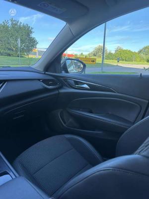 Black Opel Insignia 2019 in Vilnius, with an engine capacity of 1.50 L and mileage of 207 thousand km for 9450 €, photo 15 on AUTOMOTO.COM.LV
