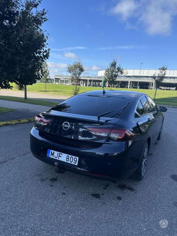 Black Opel Insignia 2019 in Vilnius, with an engine capacity of 1.50 L and mileage of 207 thousand km for 9200 €, photo 6 on AUTOMOTO.COM.LV
