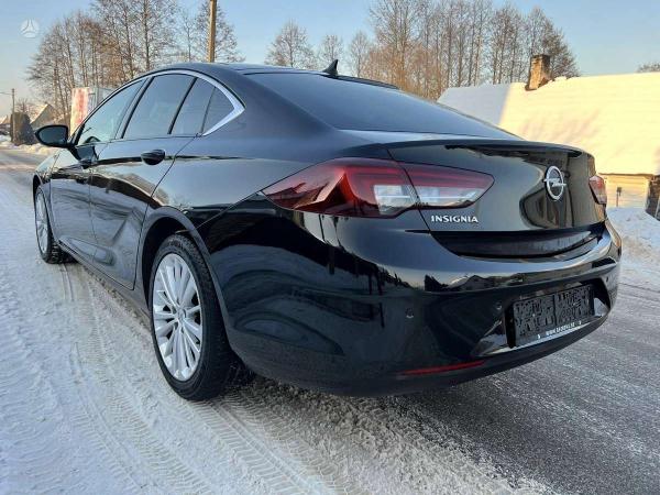 Black Opel Insignia 2020 in Vilnius, with an engine capacity of 1.60 L and mileage of 267 thousand km for 8900 €, photo 2 on AUTOMOTO.COM.LV