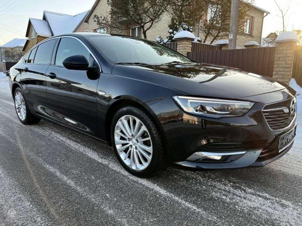 Black Opel Insignia 2020 in Vilnius, with an engine capacity of 1.60 L and mileage of 267 thousand km for 8900 €, photo 6 on AUTOMOTO.COM.LV
