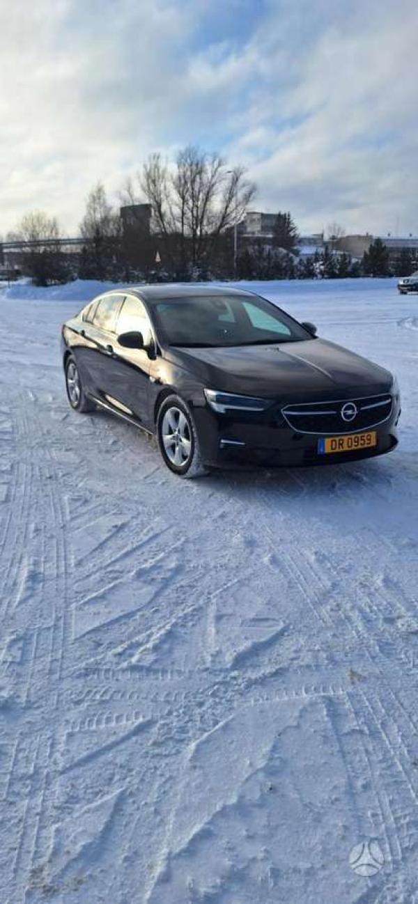 Black Opel Insignia 2020 in Telschi, with an engine capacity of 2.00 L and mileage of 248 thousand km for 14500 €, photo 1 on AUTOMOTO.COM.LV