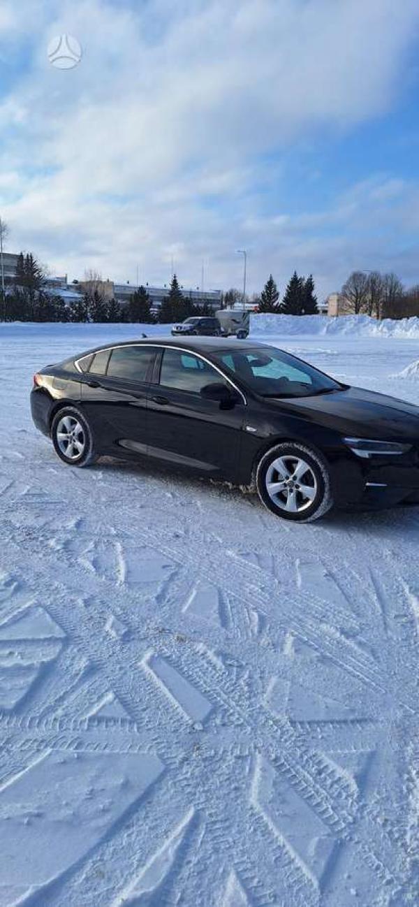 Black Opel Insignia 2020 in Telschi, with an engine capacity of 2.00 L and mileage of 248 thousand km for 14500 €, photo 4 on AUTOMOTO.COM.LV