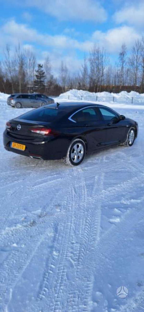 Black Opel Insignia 2020 in Telschi, with an engine capacity of 2.00 L and mileage of 248 thousand km for 14500 €, photo 8 on AUTOMOTO.COM.LV