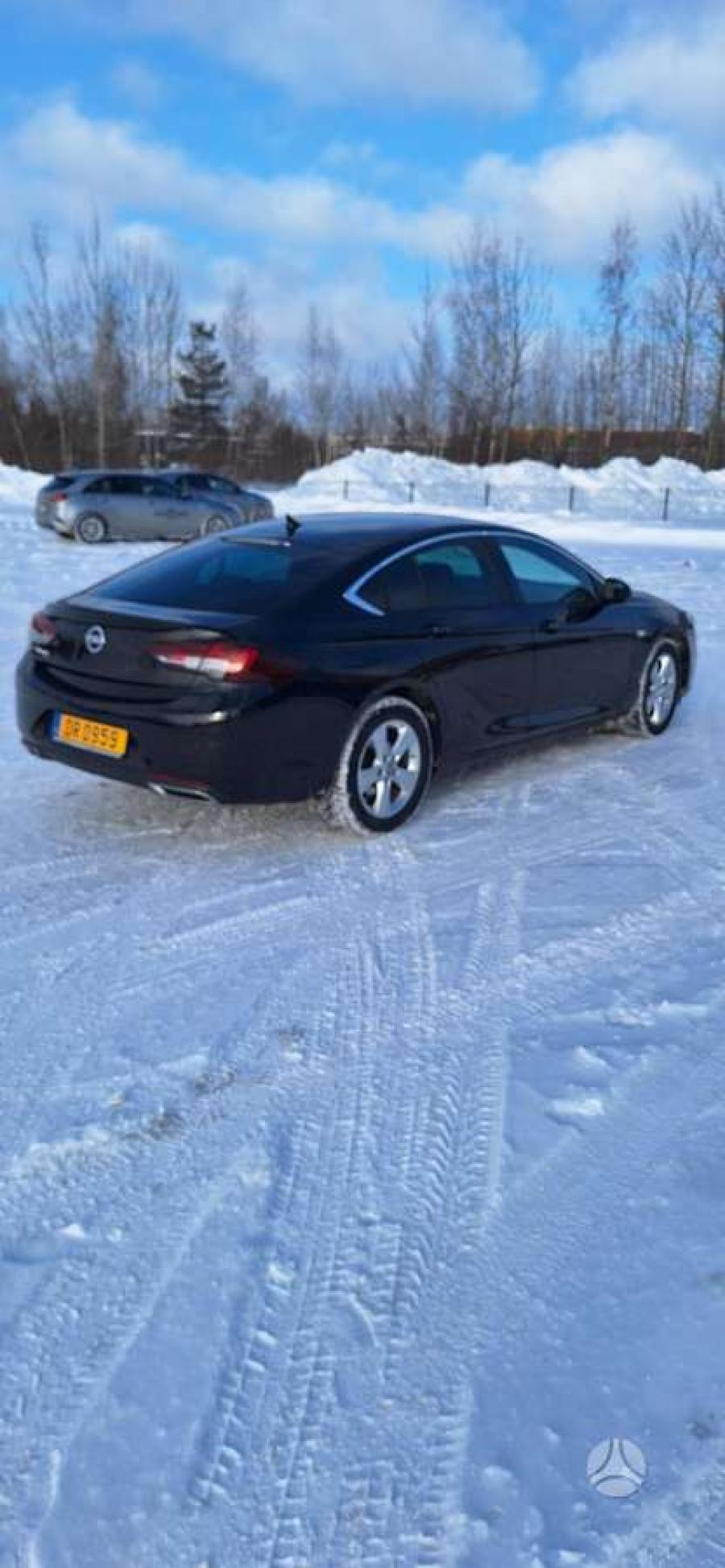 Black Opel Insignia 2020 in Telschi, with an engine capacity of 2.00 L and mileage of 248 thousand km for 14500 €, photo 8 on AUTOMOTO.COM.LV