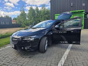 Melns Opel Insignia 2021 Kauņa, ar dzinēja tilpumu 1.50 L un nobraukumu 50 tūkst. km par 15999 €, foto  vietnē AUTOMOTO.COM.LV