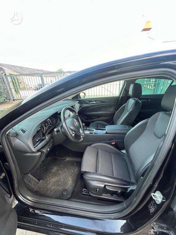 Black Opel Insignia 2021 in Taurage, with an engine capacity of 1.50 L and mileage of 198 thousand km for 10200 €, photo 8 on AUTOMOTO.COM.LV