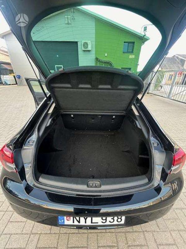 Black Opel Insignia 2021 in Taurage, with an engine capacity of 1.50 L and mileage of 198 thousand km for 10200 €, photo 10 on AUTOMOTO.COM.LV