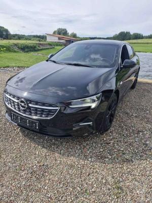 Melns Opel Insignia 2022 Alīta, ar dzinēja tilpumu 2.00 L un nobraukumu 87 tūkst. km par 15600 €, foto  vietnē AUTOMOTO.COM.LV