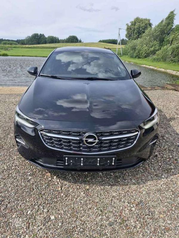 Black Opel Insignia 2022 in Alytus, with an engine capacity of 2.00 L and mileage of 87 thousand km for 15600 €, photo 3 on AUTOMOTO.COM.LV