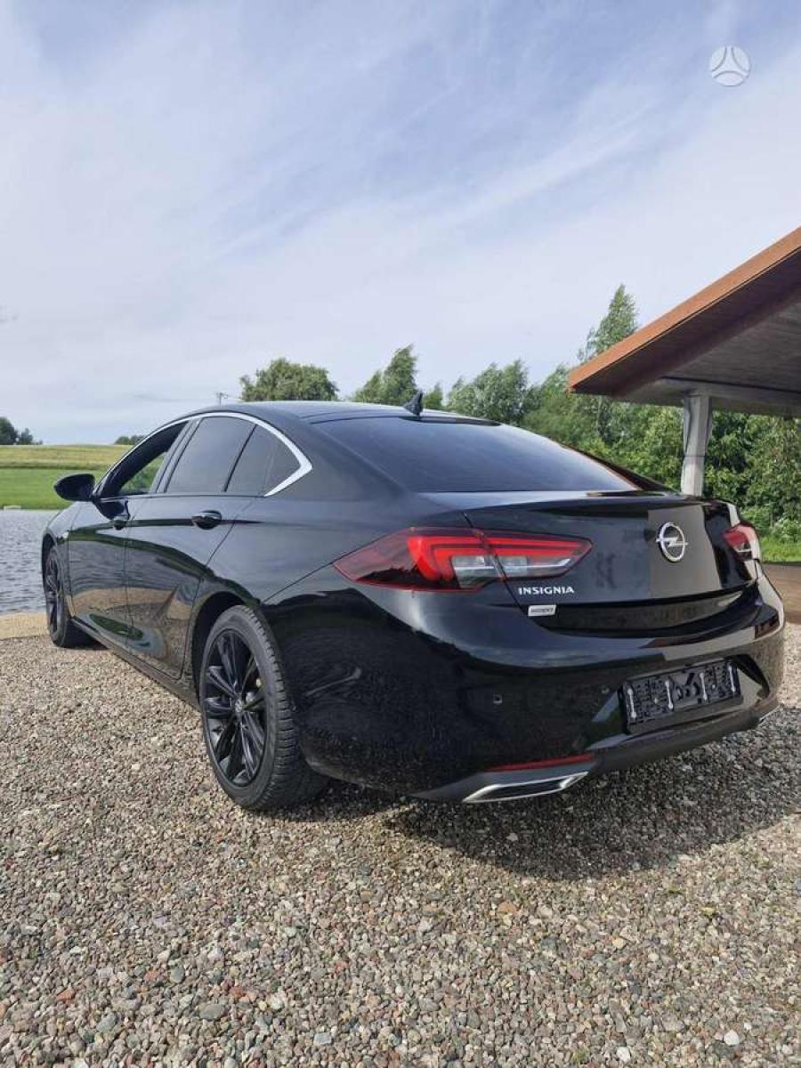 Black Opel Insignia 2022 in Alytus, with an engine capacity of 2.00 L and mileage of 87 thousand km for 15600 €, photo 9 on AUTOMOTO.COM.LV